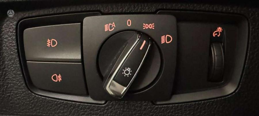 Melns BMW 120 2013 Marijampole, ar dzinēja tilpumu 2.00 L un nobraukumu 277 tūkst. km par 7950 €, foto 21 vietnē AUTOMOTO.COM.LV