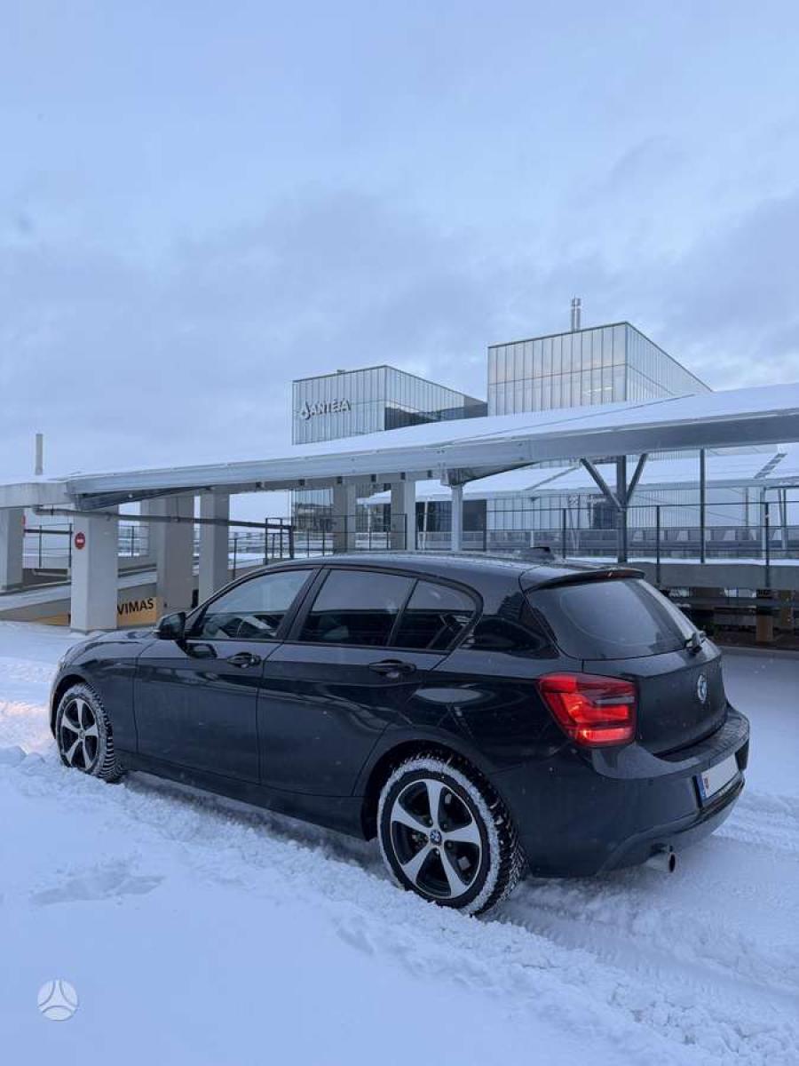 Melns BMW 120 2014 Viļņa, ar dzinēja tilpumu 2.00 L un nobraukumu 231 tūkst. km par 10500 €, foto 5 vietnē AUTOMOTO.COM.LV
