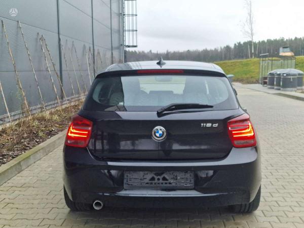 Black BMW 120 2014 in Vilnius, with an engine capacity of 2.00 L and mileage of 212 thousand km for 6190 €, photo 7 on AUTOMOTO.COM.LV
