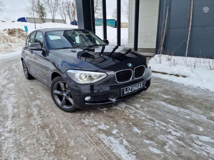Black BMW 120 2014 in Vilnius, with an engine capacity of 2.00 L and mileage of 212 thousand km for 5999 €, photo 2 on AUTOMOTO.COM.LV