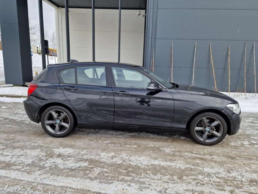 Black BMW 120 2014 in Vilnius, with an engine capacity of 2.00 L and mileage of 212 thousand km for 5999 €, photo 7 on AUTOMOTO.COM.LV