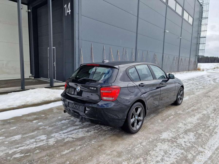 Black BMW 120 2014 in Vilnius, with an engine capacity of 2.00 L and mileage of 212 thousand km for 5999 €, photo 8 on AUTOMOTO.COM.LV