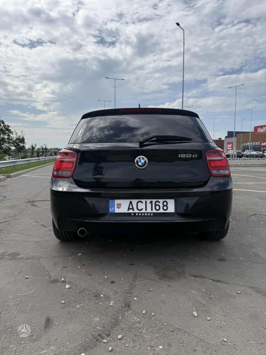 Black BMW 120 2014 in Kaunas, with an engine capacity of 2.00 L and mileage of 176 thousand km for 7300 €, photo 10 on AUTOMOTO.COM.LV