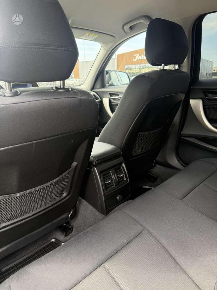 Black BMW 120 2014 in Kaunas, with an engine capacity of 2.00 L and mileage of 176 thousand km for 7300 €, photo 24 on AUTOMOTO.COM.LV