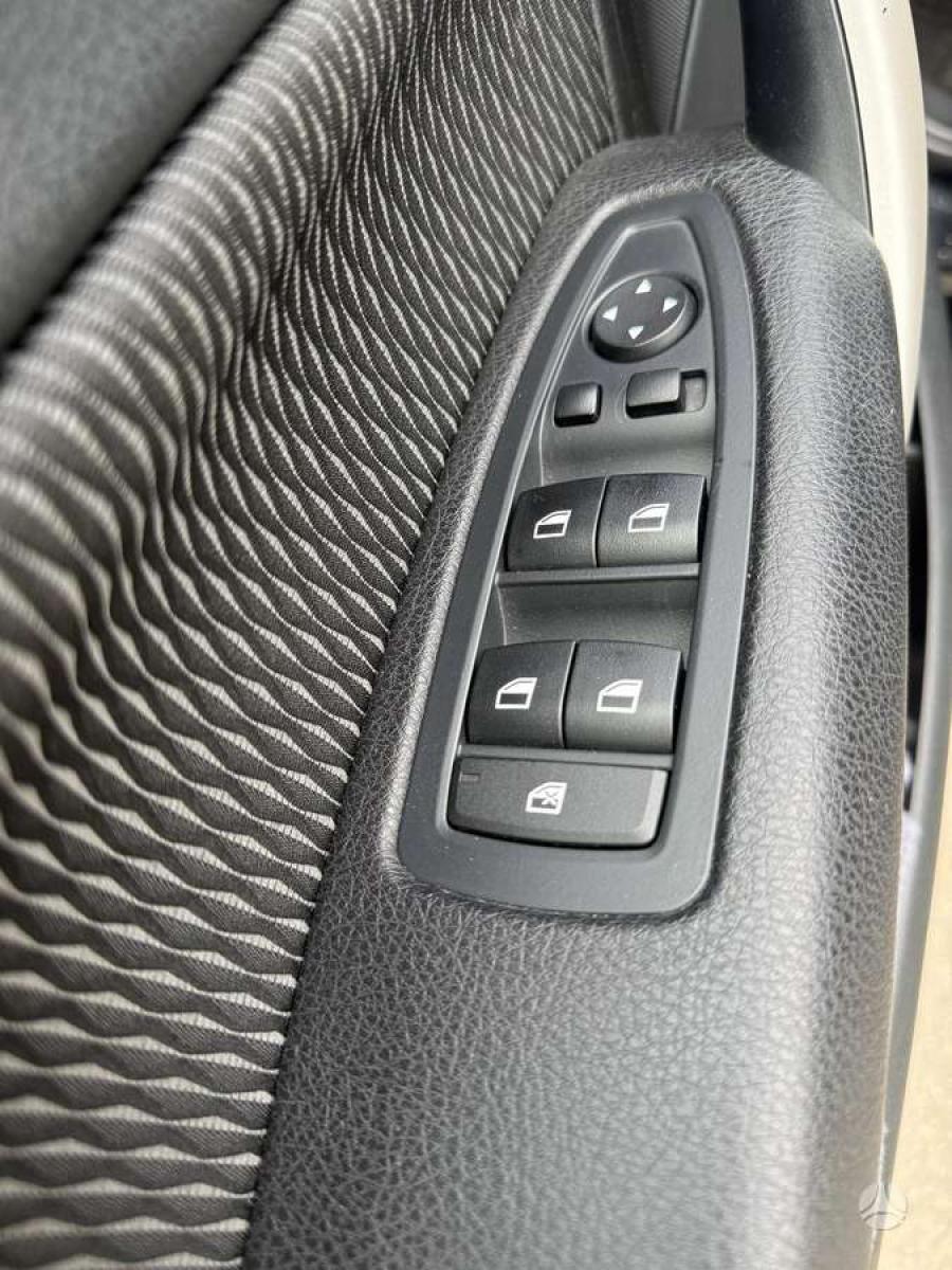 Black BMW 120 2014 in Kaunas, with an engine capacity of 2.00 L and mileage of 176 thousand km for 7300 €, photo 26 on AUTOMOTO.COM.LV