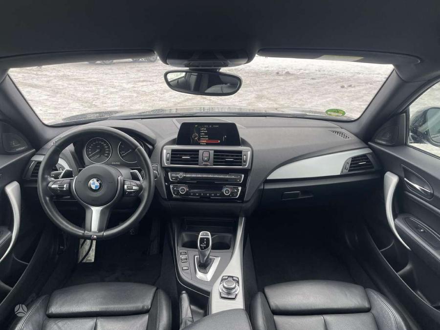 Black BMW 120 2016 in Kaunas, with an engine capacity of 2.00 L and mileage of 290 thousand km for 8450 €, photo 16 on AUTOMOTO.COM.LV