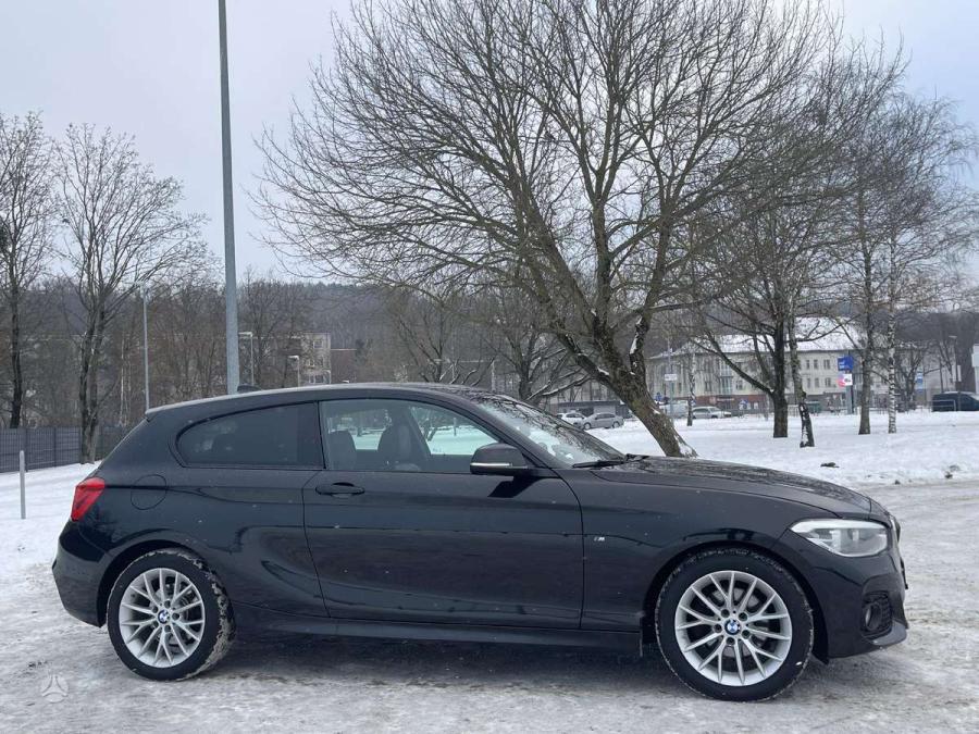 Black BMW 120 2016 in Kaunas, with an engine capacity of 2.00 L and mileage of 290 thousand km for 8450 €, photo 3 on AUTOMOTO.COM.LV