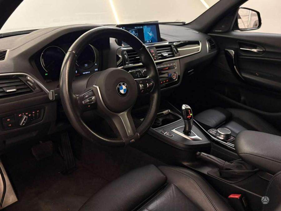 Black BMW 120 2018 in Marijampole, with an engine capacity of 2.00 L and mileage of 154 thousand km for 14950 €, photo 3 on AUTOMOTO.COM.LV