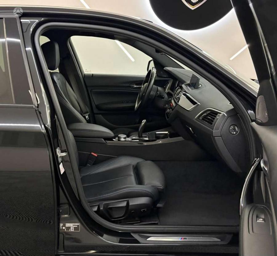 Black BMW 120 2018 in Marijampole, with an engine capacity of 2.00 L and mileage of 154 thousand km for 14950 €, photo 17 on AUTOMOTO.COM.LV