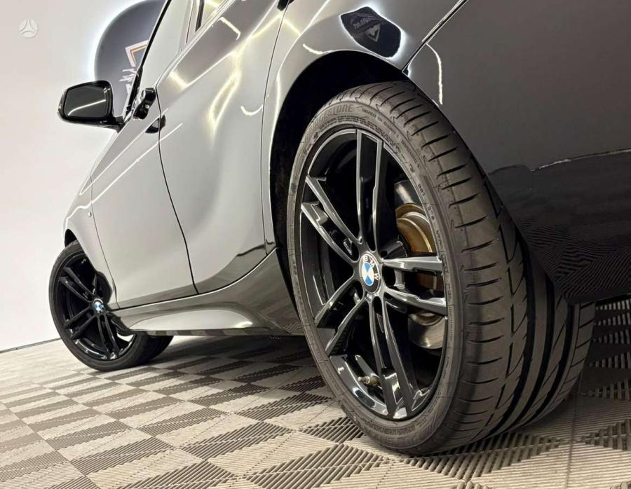 Black BMW 120 2018 in Marijampole, with an engine capacity of 2.00 L and mileage of 154 thousand km for 14950 €, photo 21 on AUTOMOTO.COM.LV