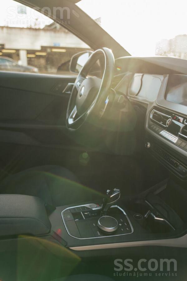 Melns BMW 120 2020 Rīga, ar dzinēja tilpumu 2.00 L un nobraukumu 124 tūkst. km par 17250 €, foto 3 vietnē AUTOMOTO.COM.LV