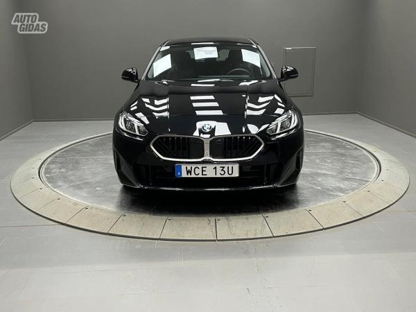 Melns BMW 120 2025 Kauņa, ar dzinēja tilpumu 0.00 L un nobraukumu 14 tūkst. km par 33739 €, foto 2 vietnē AUTOMOTO.COM.LV