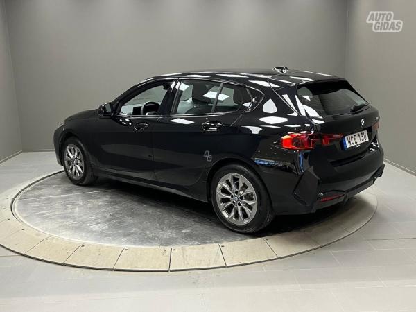 Melns BMW 120 2025 Kauņa, ar dzinēja tilpumu 0.00 L un nobraukumu 14 tūkst. km par 33739 €, foto 4 vietnē AUTOMOTO.COM.LV