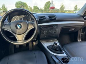 Black BMW 120 2010 in Riga, with an engine capacity of 2.00 L and mileage of 302 thousand km for 2500 €, photo 4 on AUTOMOTO.COM.LV