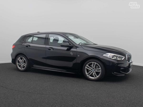 Black BMW 120 2022 in Kaunas, with an engine capacity of 2.00 L and mileage of 35 thousand km for 31669 €, photo 4 on AUTOMOTO.COM.LV