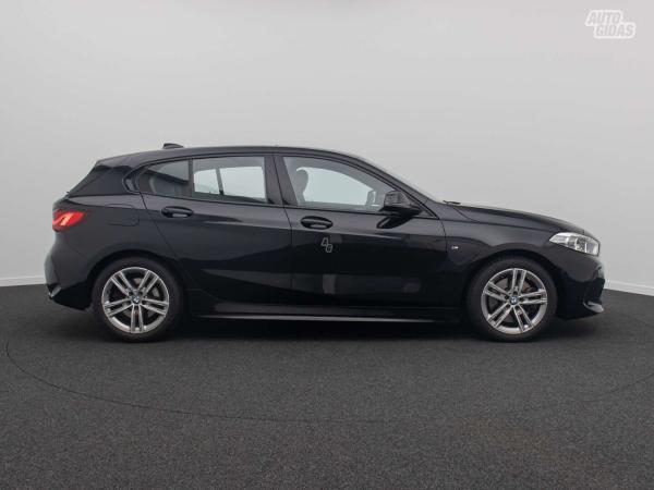 Black BMW 120 2022 in Kaunas, with an engine capacity of 2.00 L and mileage of 35 thousand km for 31669 €, photo 5 on AUTOMOTO.COM.LV