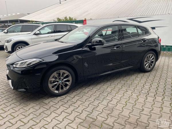 Black BMW 120 2024 in Kaunas, with an engine capacity of 1.50 L and mileage of 17 thousand km for 29019 €, photo 4 on AUTOMOTO.COM.LV