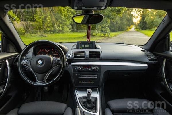 Blue BMW 120 2008 in Riga, with an engine capacity of 2.00 L and mileage of 287 thousand km for 3100 €, photo 5 on AUTOMOTO.COM.LV