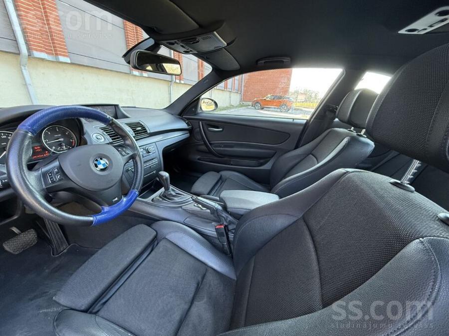 Blue BMW 120 2009 in Riga, with an engine capacity of 2.00 L and mileage of 295 thousand km for 7300 €, photo 12 on AUTOMOTO.COM.LV