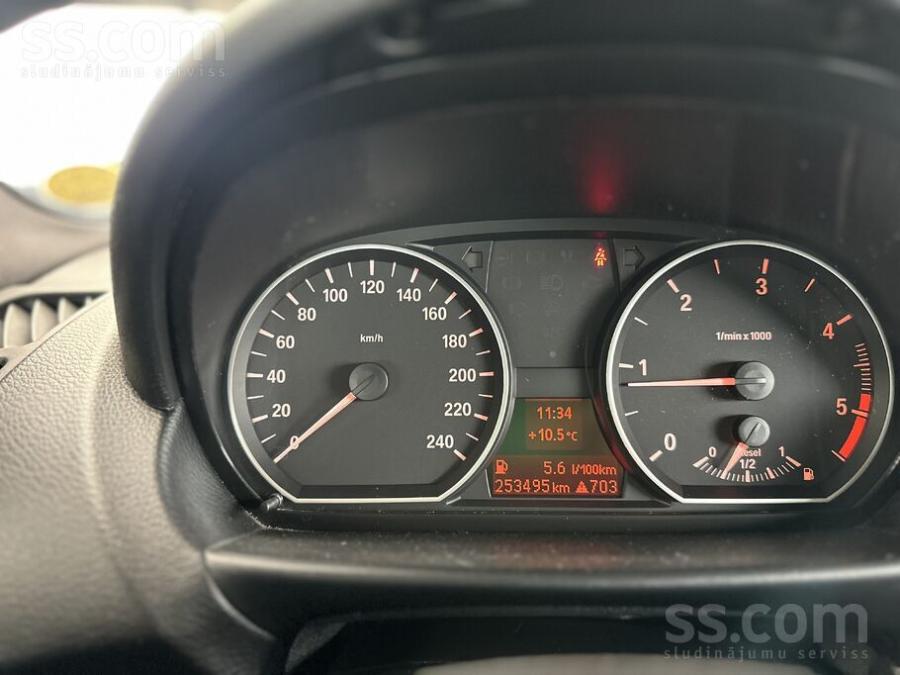 Blue BMW 120 2010 in Riga, with an engine capacity of 2.00 L and mileage of 253 thousand km for 4150 €, photo 16 on AUTOMOTO.COM.LV