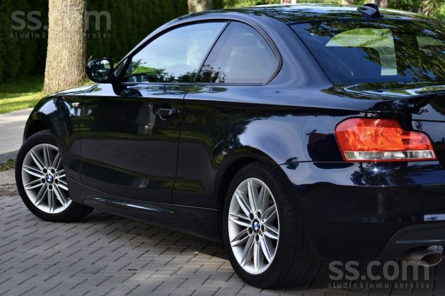 Blue BMW 120 2013 in Valmiera, with an engine capacity of 2.00 L and mileage of 284 thousand km for 6900 €, photo 10 on AUTOMOTO.COM.LV