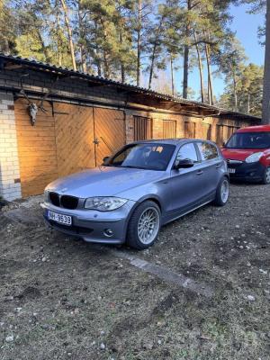 Zils BMW 120 2004 Liepāja, ar dzinēja tilpumu 2.00 L un nobraukumu 386 tūkst. km par 2800 €, foto  vietnē AUTOMOTO.COM.LV