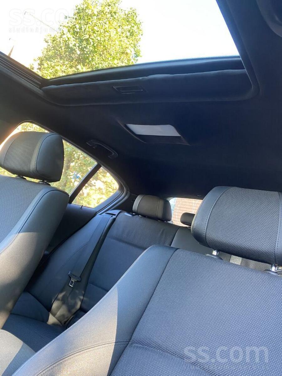 Blue BMW 120 2005 in Riga, with an engine capacity of 2.00 L and mileage of 340 thousand km for 3850 €, photo 18 on AUTOMOTO.COM.LV