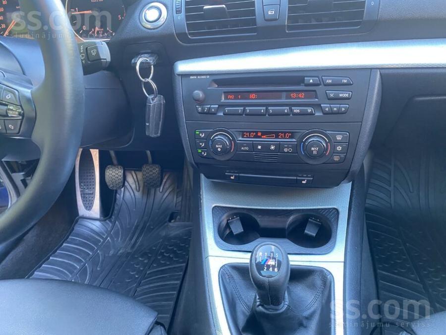 Blue BMW 120 2005 in Riga, with an engine capacity of 2.00 L and mileage of 340 thousand km for 3850 €, photo 19 on AUTOMOTO.COM.LV
