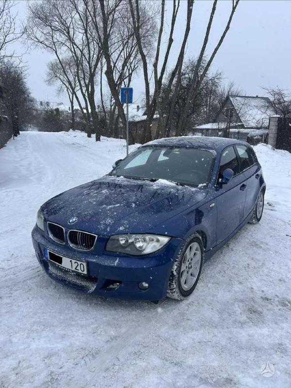 Blue BMW 120 2006 in Kaunas, with an engine capacity of 2.00 L and mileage of 246 thousand km for 3000 €, photo 3 on AUTOMOTO.COM.LV
