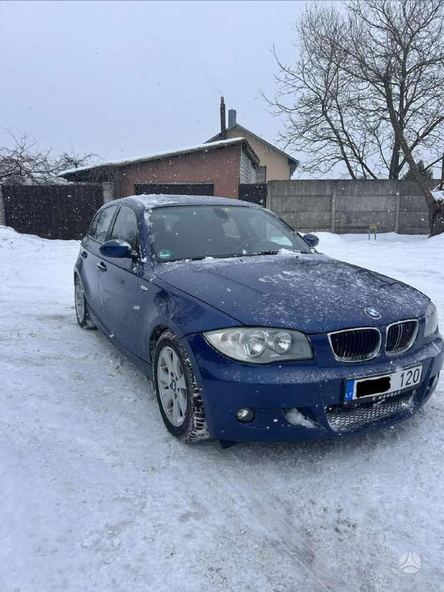 Blue BMW 120 2006 in Kaunas, with an engine capacity of 2.00 L and mileage of 246 thousand km for 3000 €, photo 8 on AUTOMOTO.COM.LV
