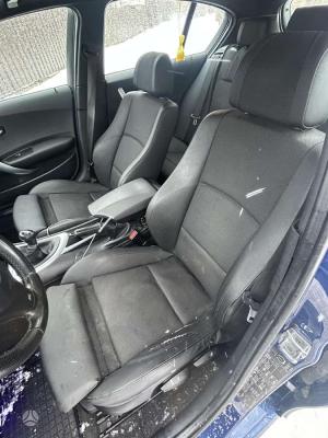 Blue BMW 120 2006 in Kaunas, with an engine capacity of 2.00 L and mileage of 246 thousand km for 3000 €, photo 14 on AUTOMOTO.COM.LV