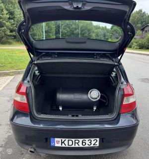 Zils BMW 120 2006 Viļņa, ar dzinēja tilpumu 2.00 L un nobraukumu 248 tūkst. km par 2200 €, foto 19 vietnē AUTOMOTO.COM.LV