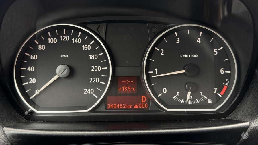 Zils BMW 120 2006 Viļņa, ar dzinēja tilpumu 2.00 L un nobraukumu 248 tūkst. km par 2200 €, foto 20 vietnē AUTOMOTO.COM.LV