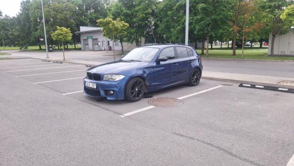 Blue BMW 120 2006 in Panevezys, with an engine capacity of 2.00 L and mileage of 303 thousand km for 3200 €, photo 1 on AUTOMOTO.COM.LV