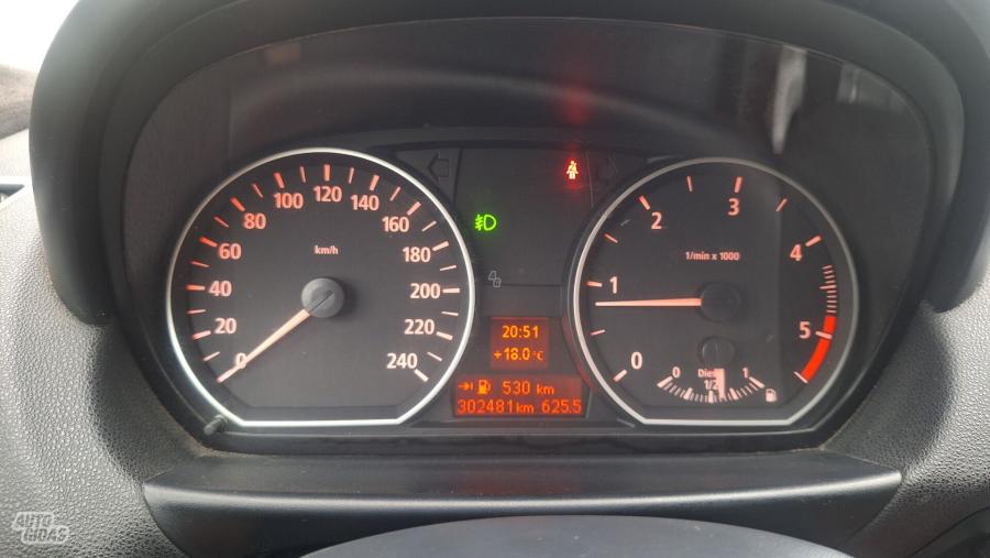 Zils BMW 120 2006 Panevēža, ar dzinēja tilpumu 2.00 L un nobraukumu 303 tūkst. km par 3200 €, foto 18 vietnē AUTOMOTO.COM.LV