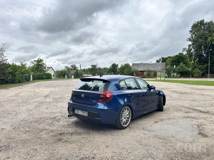 Blue BMW 120 2006 in Riga, with an engine capacity of 2.00 L and mileage of 305 thousand km for 3650 €, photo 4 on AUTOMOTO.COM.LV
