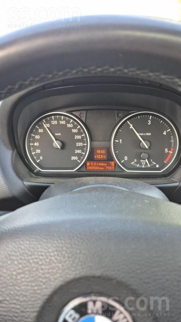 Blue BMW 120 2007 in Valmiera, with an engine capacity of 2.00 L and mileage of 400 thousand km for 3050 €, photo 4 on AUTOMOTO.COM.LV