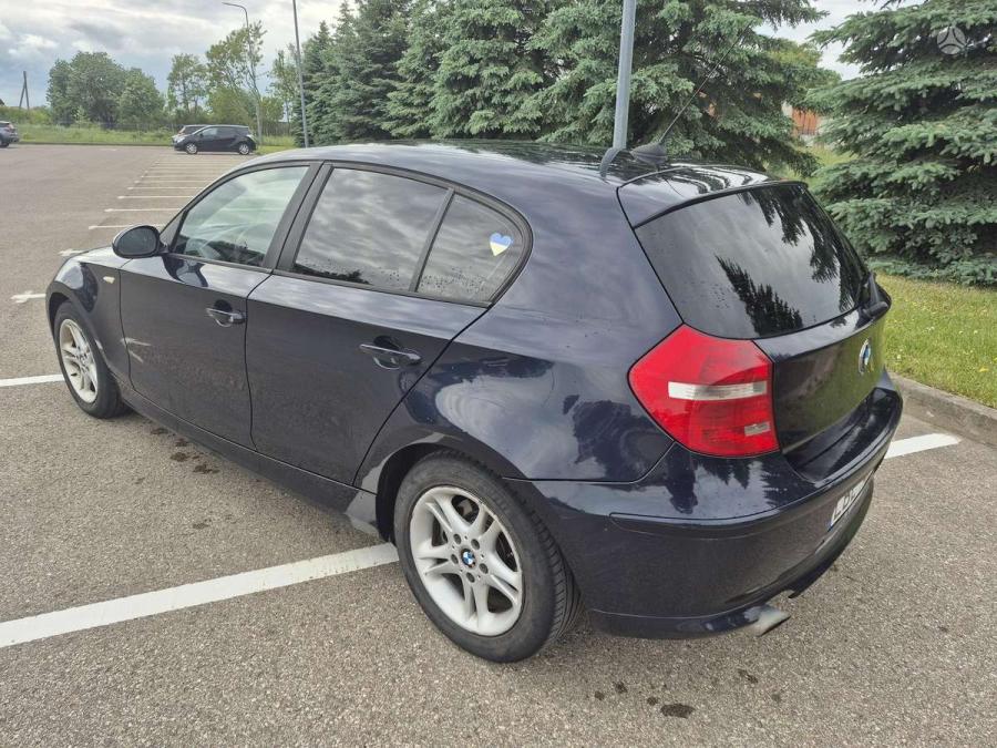 Blue BMW 120 2007 in Kaunas, with an engine capacity of 2.00 L and mileage of 404 thousand km for 2900 €, photo 3 on AUTOMOTO.COM.LV