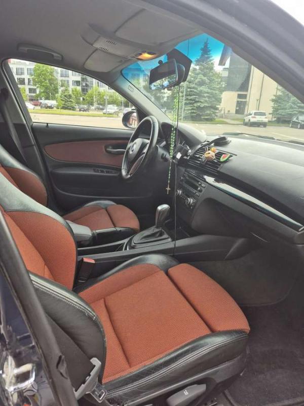Blue BMW 120 2007 in Kaunas, with an engine capacity of 2.00 L and mileage of 404 thousand km for 2900 €, photo 6 on AUTOMOTO.COM.LV