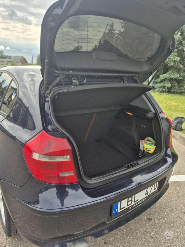 Blue BMW 120 2007 in Kaunas, with an engine capacity of 2.00 L and mileage of 404 thousand km for 2900 €, photo 7 on AUTOMOTO.COM.LV
