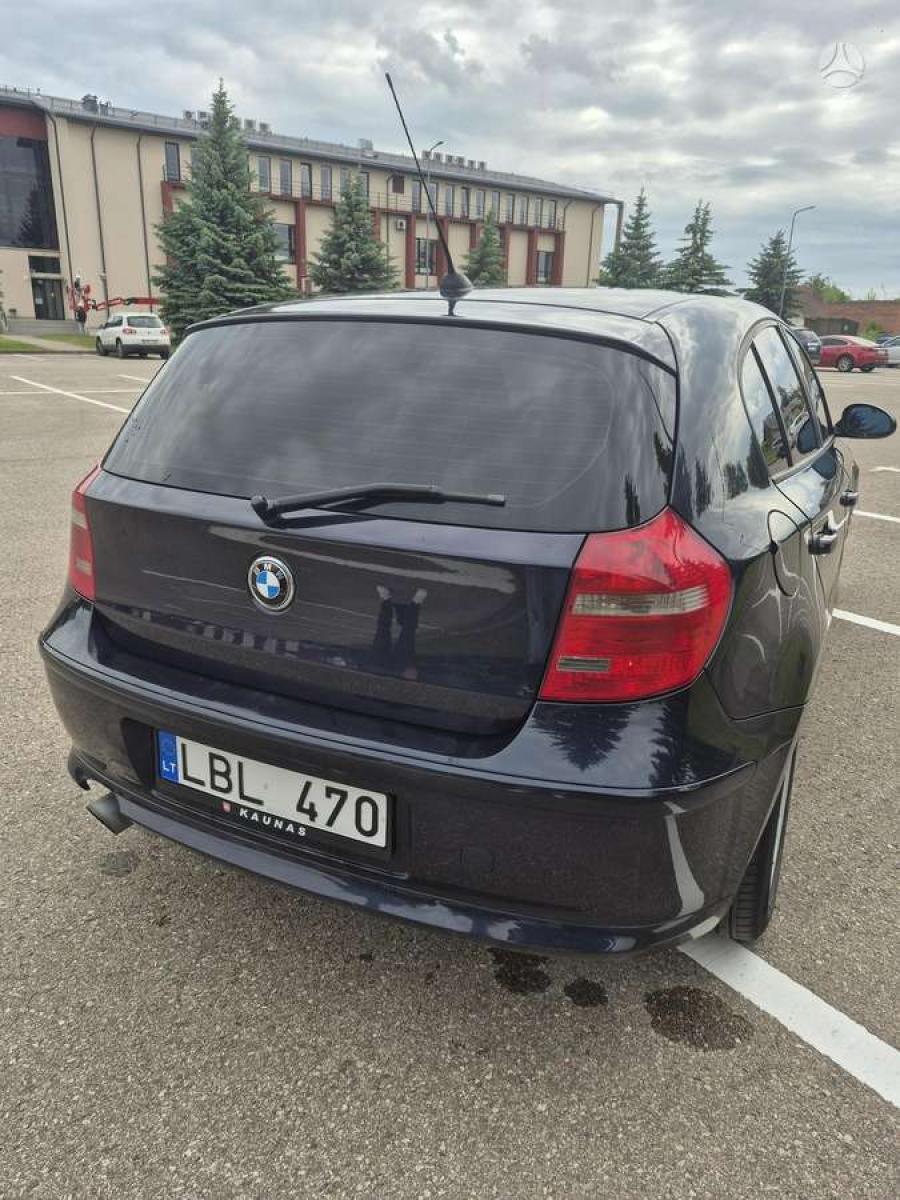 Blue BMW 120 2007 in Kaunas, with an engine capacity of 2.00 L and mileage of 404 thousand km for 2900 €, photo 15 on AUTOMOTO.COM.LV