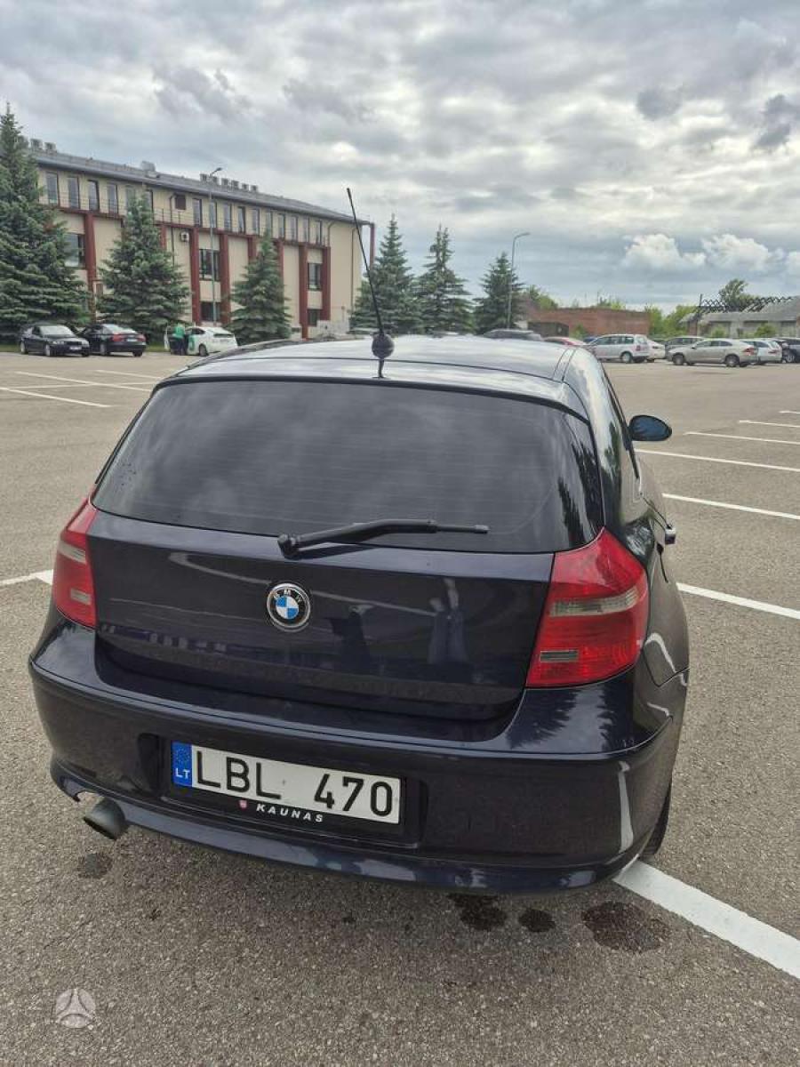 Blue BMW 120 2007 in Kaunas, with an engine capacity of 2.00 L and mileage of 404 thousand km for 2900 €, photo 16 on AUTOMOTO.COM.LV