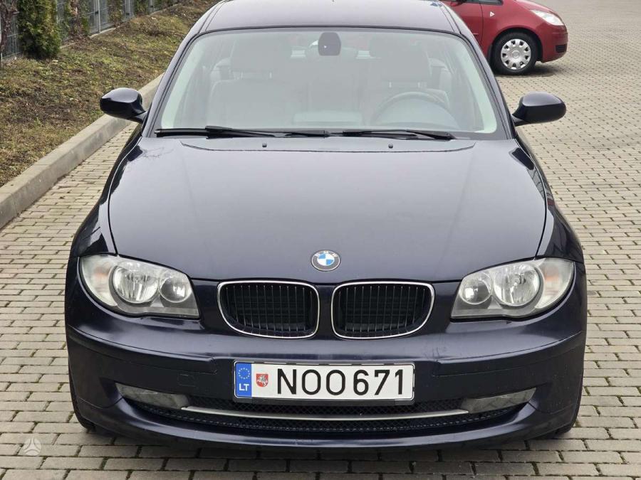 Blue BMW 120 2009 in Klaipeda, with an engine capacity of 2.00 L and mileage of 235 thousand km for 4950 €, photo 4 on AUTOMOTO.COM.LV