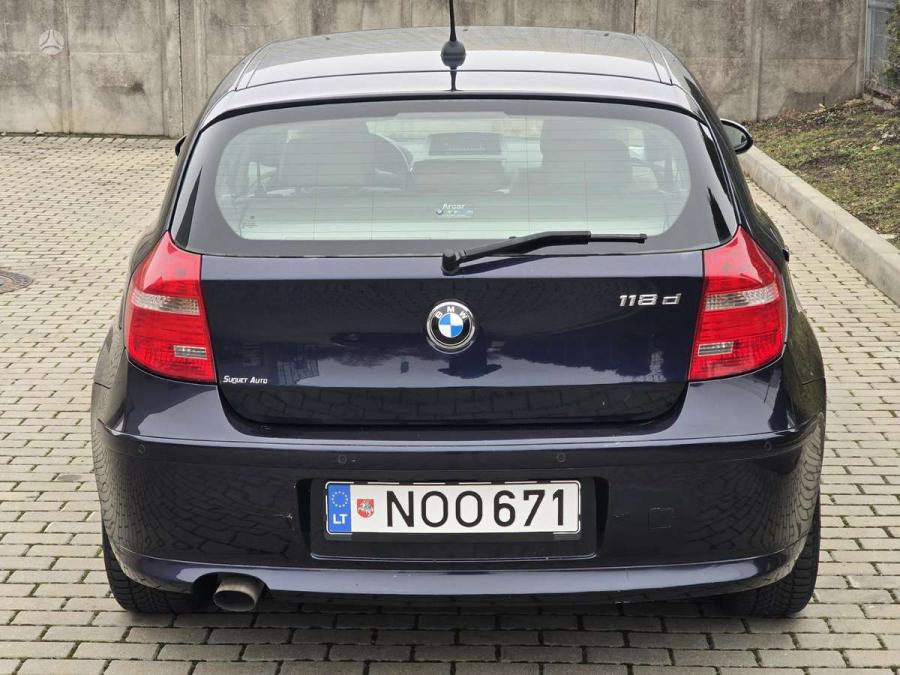 Blue BMW 120 2009 in Klaipeda, with an engine capacity of 2.00 L and mileage of 235 thousand km for 4950 €, photo 6 on AUTOMOTO.COM.LV