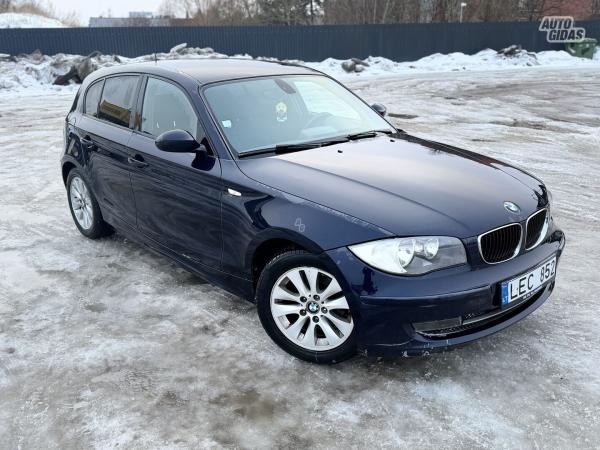 Blue BMW 120 2009 in Kaunas, with an engine capacity of 2.00 L and mileage of 300 thousand km for 2700 €, photo 8 on AUTOMOTO.COM.LV