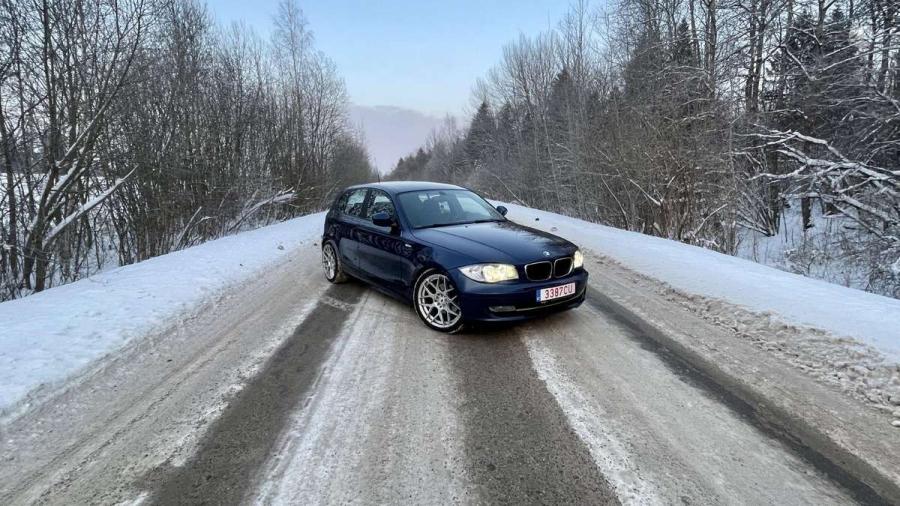 Blue BMW 120 2010 in Utena, with an engine capacity of 2.00 L and mileage of 357 thousand km for 3200 €, photo 2 on AUTOMOTO.COM.LV