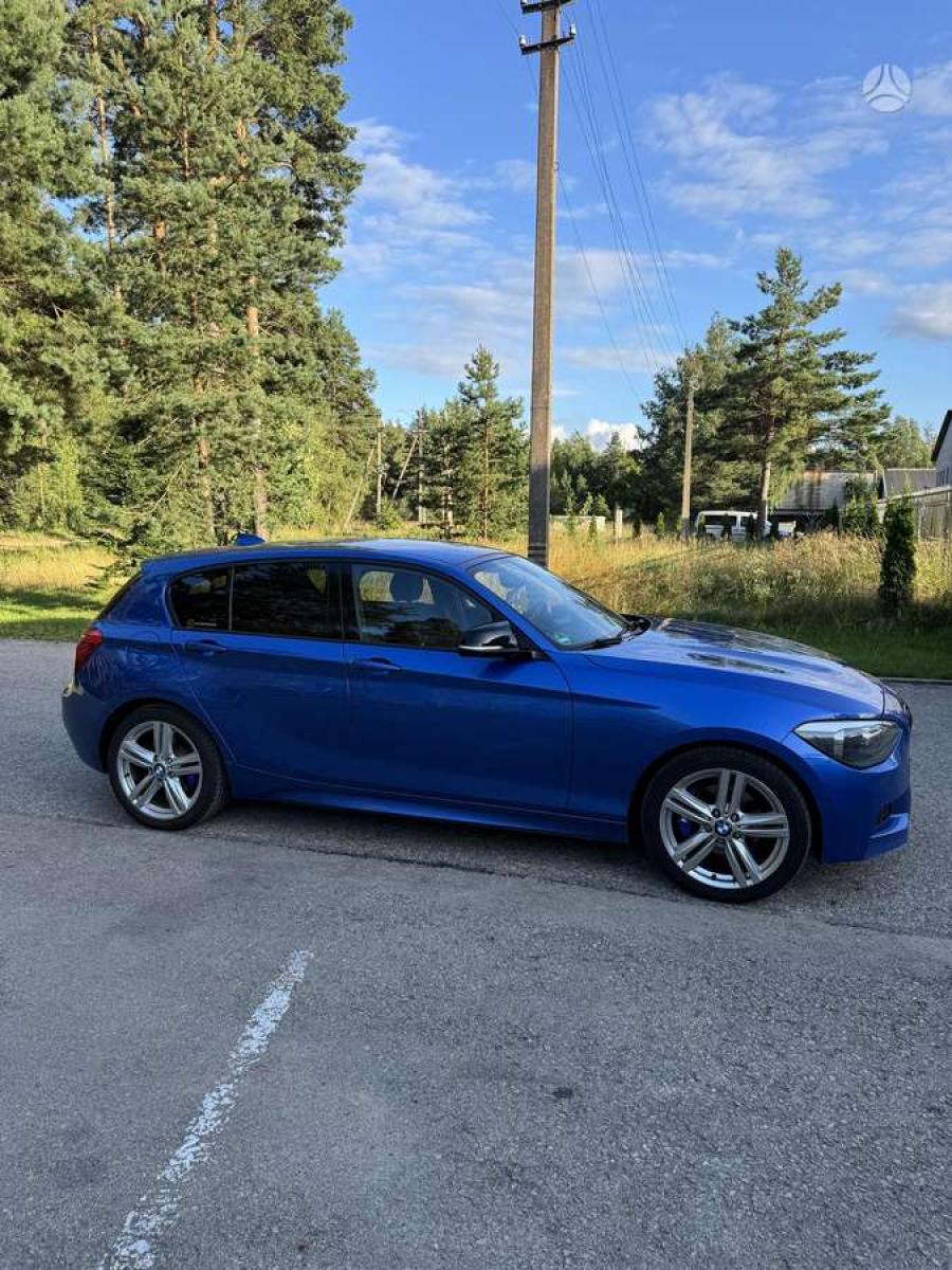 Blue BMW 120 2013 in Kazlu Ruda, with an engine capacity of 2.00 L and mileage of 285 thousand km for 6700 €, photo 12 on AUTOMOTO.COM.LV