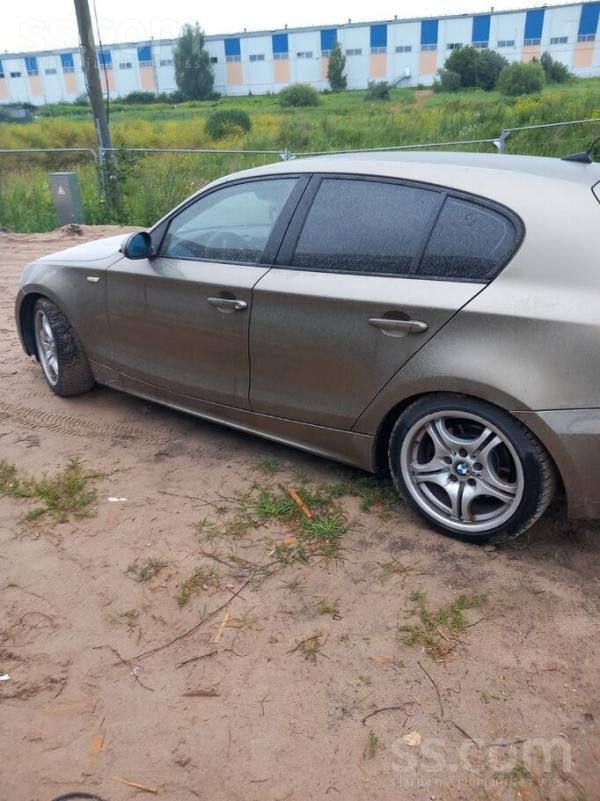 Brown BMW 120 2006 in Ogre, with an engine capacity of 2.00 L and mileage of 330 thousand km for 2700 €, photo 2 on AUTOMOTO.COM.LV