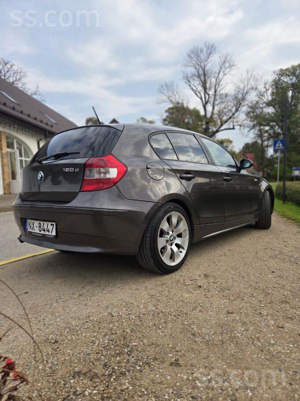 Brown BMW 120 2006 in Riga, with an engine capacity of 2.00 L and mileage of 259 thousand km for 3400 €, photo 1 on AUTOMOTO.COM.LV