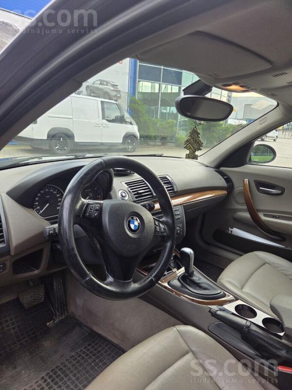 Brown BMW 120 2006 in Riga, with an engine capacity of 2.00 L and mileage of 259 thousand km for 3400 €, photo 6 on AUTOMOTO.COM.LV